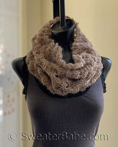 Ravelry: #326 Aria Cowl pattern by SweaterBabe