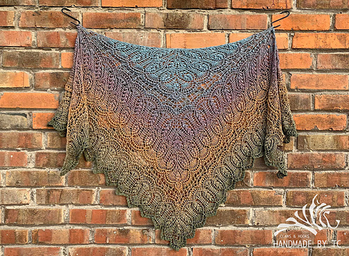 Ravelry: Esmera shawl pattern by Martika Grabowska