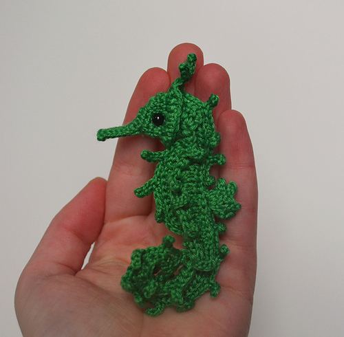 Ravelry: Post-Modern Post-Stitch Seahorse pattern by Terry Finer