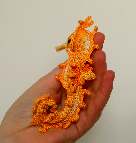 Ravelry: Post-Modern Post-Stitch Seahorse pattern by Terry Finer
