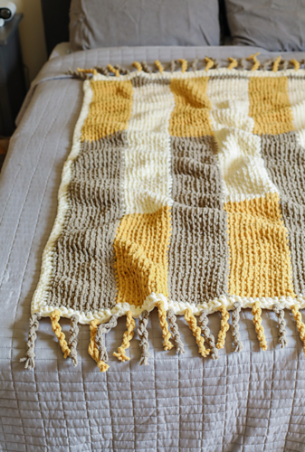 Ravelry: Cat Nap Blanket pattern by Toni Lipsey
