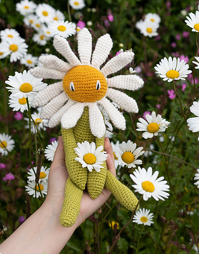 Ravelry: Daisy pattern by TOFT UK