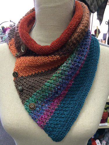 Ravelry: Rosette Cowl pattern by Crafty Lady Trio