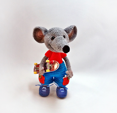 Ravelry: Mirko the Rat pattern by Tamara Nowack