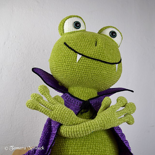 Ravelry: Vampire Frog pattern by Tamara Nowack