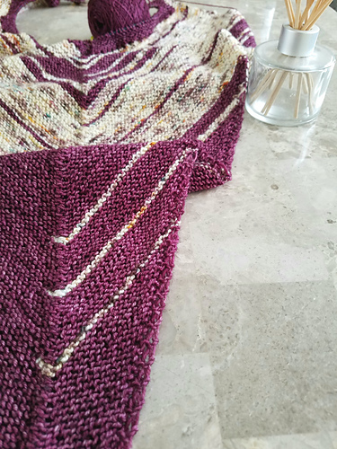 Ravelry: Akira pattern by Tamy Gore