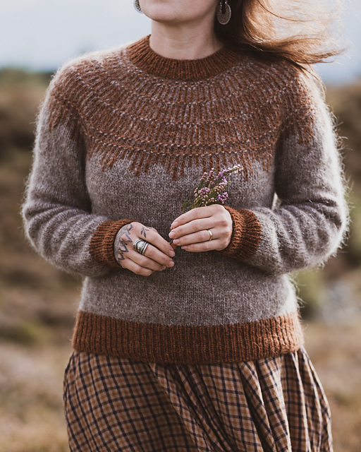 Ravelry: Heartwood pattern by Tania Barley