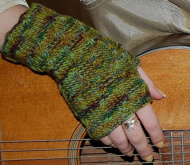 Ravelry: Alchemy Lattice Gauntlet pattern by Gina Wilde with Sandi Rosner