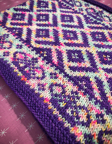 Ravelry: Queen For A Day Cowl pattern by Tanis Gray