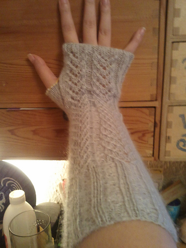 Ravelry: Arrow Caricias pattern by Alejandra Gimeno Balcells