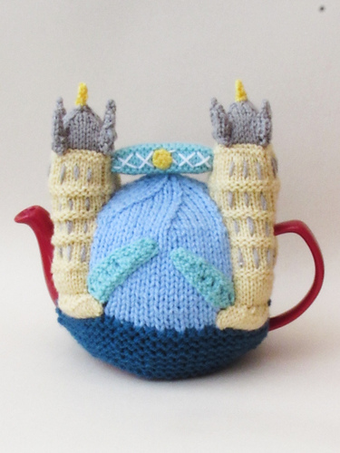 Ravelry: Tower Bridge Tea Cosy pattern by Suzy Cowper