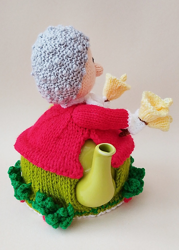 Ravelry: Handbell Ringer Tea Cosy pattern by Susan Cowper