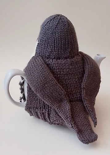 Ravelry: Peregrine Falcon Tea Cosy pattern by Susan Cowper