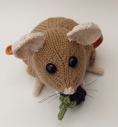 Ravelry: Dormouse Tea Cosy pattern by Susan Cowper