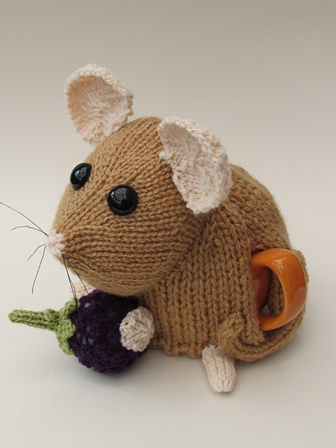Ravelry: Dormouse Tea Cosy pattern by Susan Cowper