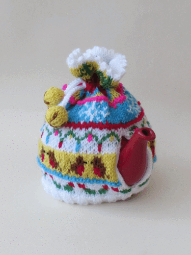 Ravelry: Fair Isle Jingle Bells Christmas Tea Cosy pattern by Suzy Cowper
