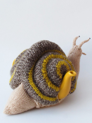 Ravelry: Garden Snail Tea Cosy pattern by Susan Cowper