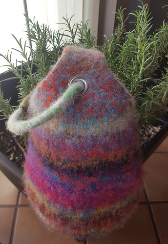 Ravelry: The Little Loop Bag pattern by Cindy Pilon