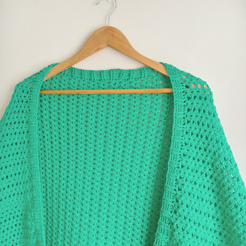 Ravelry: Cardigan Jade pattern by Paulina L.