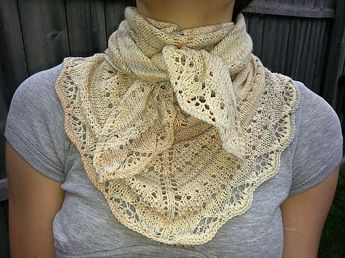 Ravelry: Scallop-Edge Shawlette pattern by TemptingEwe Designs