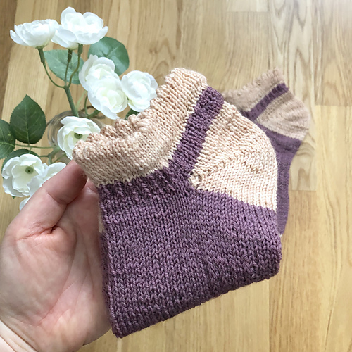 Ravelry: Picot Shorties Socks pattern by Teodora Agboola