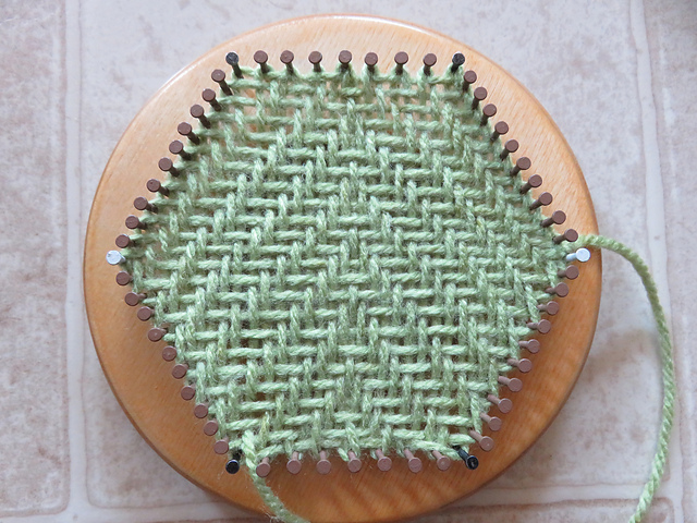 Ravelry: TexasGabi's TURTLE Hexagon Pin Loom: Twill Weaving