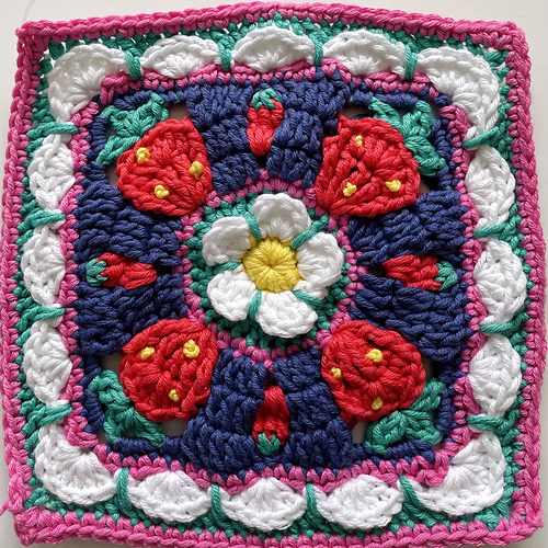 Ravelry: Strawberry Square pattern by Alice Tarry