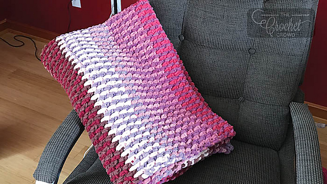 Ravelry: TV Blanket pattern by Michael Sellick