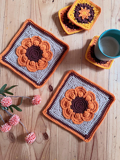 Ravelry: Boho Flower Pop Square pattern by The Crochet Fix