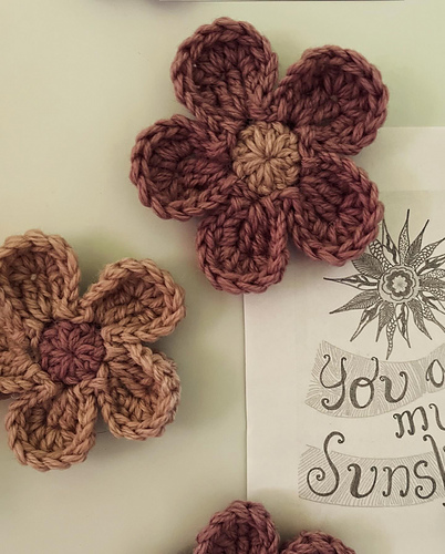 Ravelry: Chunky Crochet Flower pattern by The Crochet Fix