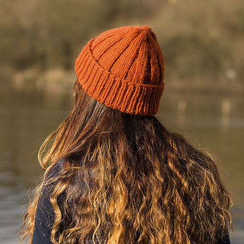 Ravelry: Jagged Ridge Beanie pattern by Teti Lutsak