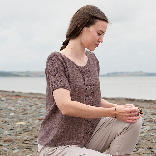 Ravelry: Fanshell Tee pattern by Arianna Frasca