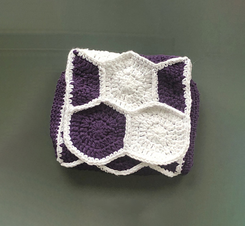 Ravelry: Blockbuster Clutch pattern by Bernadine Graham