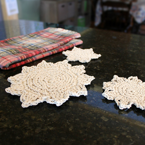 Ravelry: Sunrise Coasters pattern by The Happy Peapod