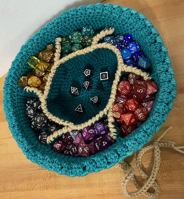 Ravelry: Goblin’s Dice Hoarder Bag and Dice Tray pattern by TheHomemadeHen