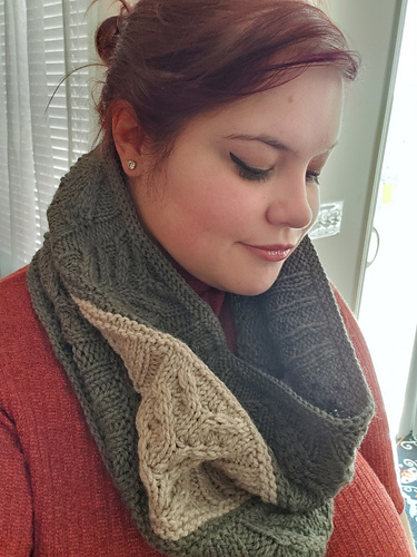 Ravelry: Calera Cowl pattern by Crystallina Correia-Henrickson