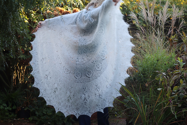 Ravelry: Wraith pattern by Mary-Anne Mace
