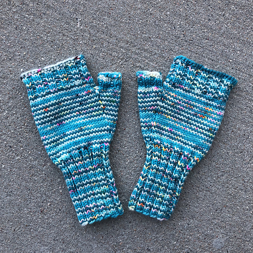 Ravelry: Retail Therapy Mitts pattern by The Lemonade Shop