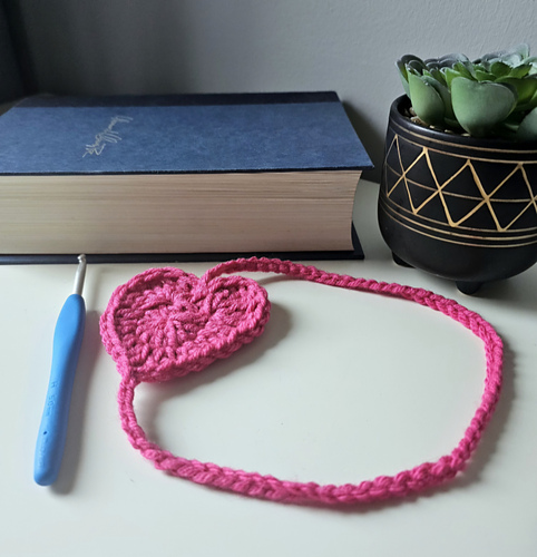 Ravelry: Heart Bookmark for Advanced Beginners pattern by The Michigan Paw