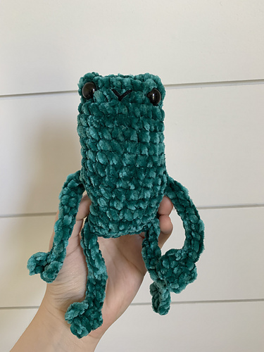 Ravelry: Leggy Frog pattern by Hailey Pratt