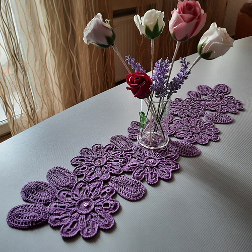 Ravelry: Table Runner Centerpiece pattern by ThePoshCrochet