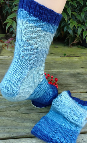 Ravelry: Twisted Snow Drift pattern by Judy Johnson -- TheRibbedRabbit