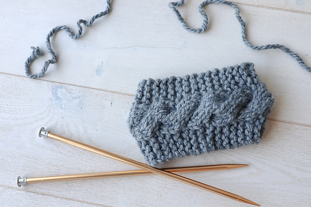 Ravelry: Chunky Cabled Headband pattern by Michelle Greenberg