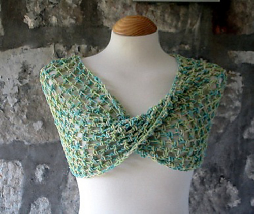 Ravelry: Vintage Crossover Mobius Wrap pattern by The Sunroomuk