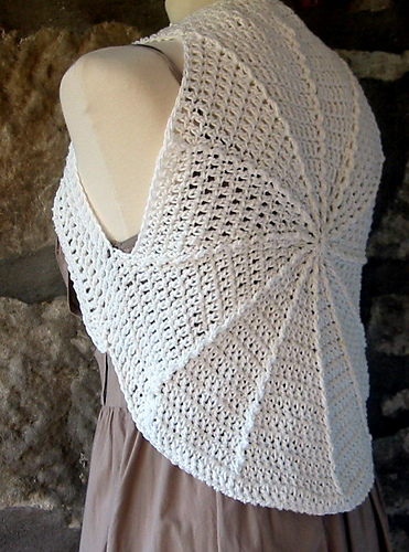 Ravelry: Circular Ribbed Shrug pattern by The Sunroomuk
