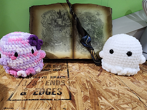 Ravelry: Lilly-Little Boo - Medium Ghost pattern by Samantha Whitmer