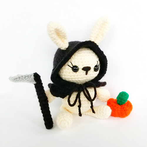 Ravelry: The Grim Bunny pattern by The Cozy Chipmunk
