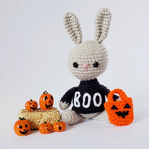 Ravelry: Boo Bunny pattern by The Cozy Chipmunk