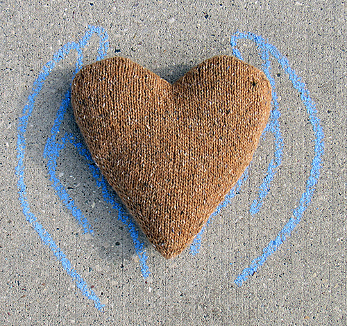 Ravelry: Hand to Heart pattern by Therese Chynoweth