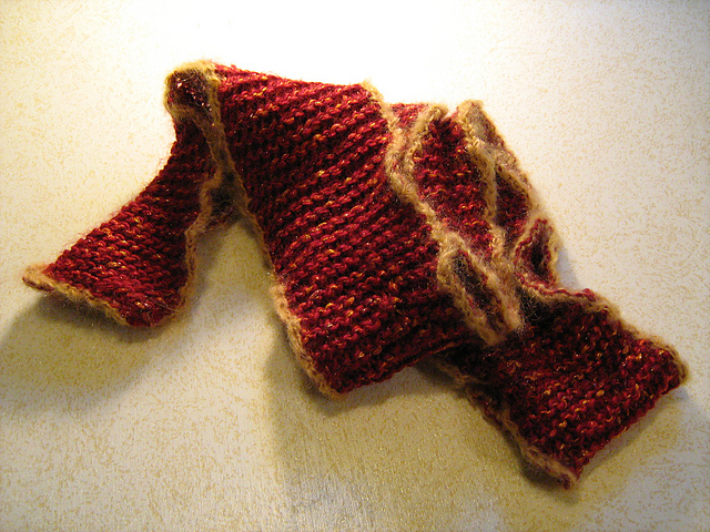 Ravelry: Vamp pattern by Alyce Benevides & Jaqueline Milles